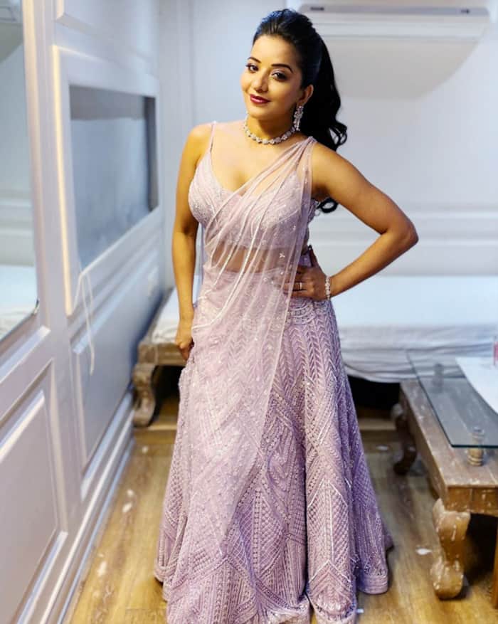 Monalisa’s breathtaking pictures in pink lehenga will make you go weak ...