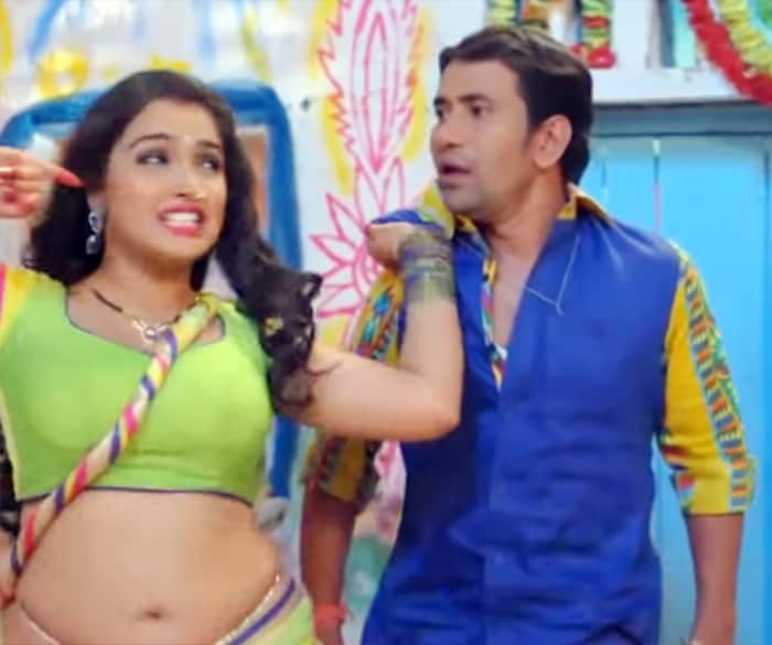 Bhojpuri Sensation Amrapali Dubey’s Steamy Dance Moves With Nirahua Aka Dinesh Lal Yadav Are Too ...
