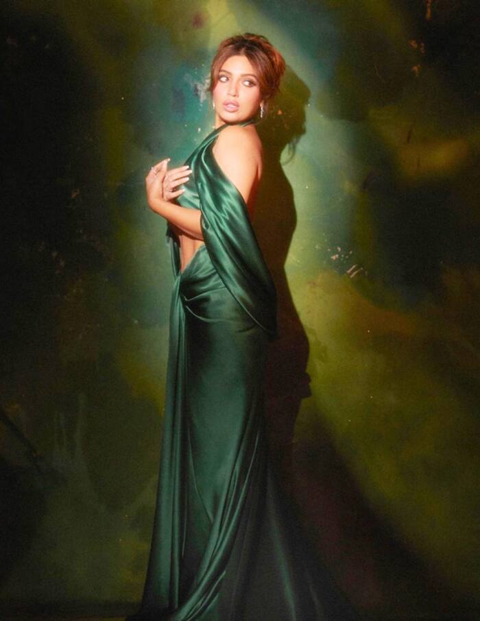 Bhumi Pednekar Makes Stellar Appearance in Green Velvet Cut-Out Gown ...