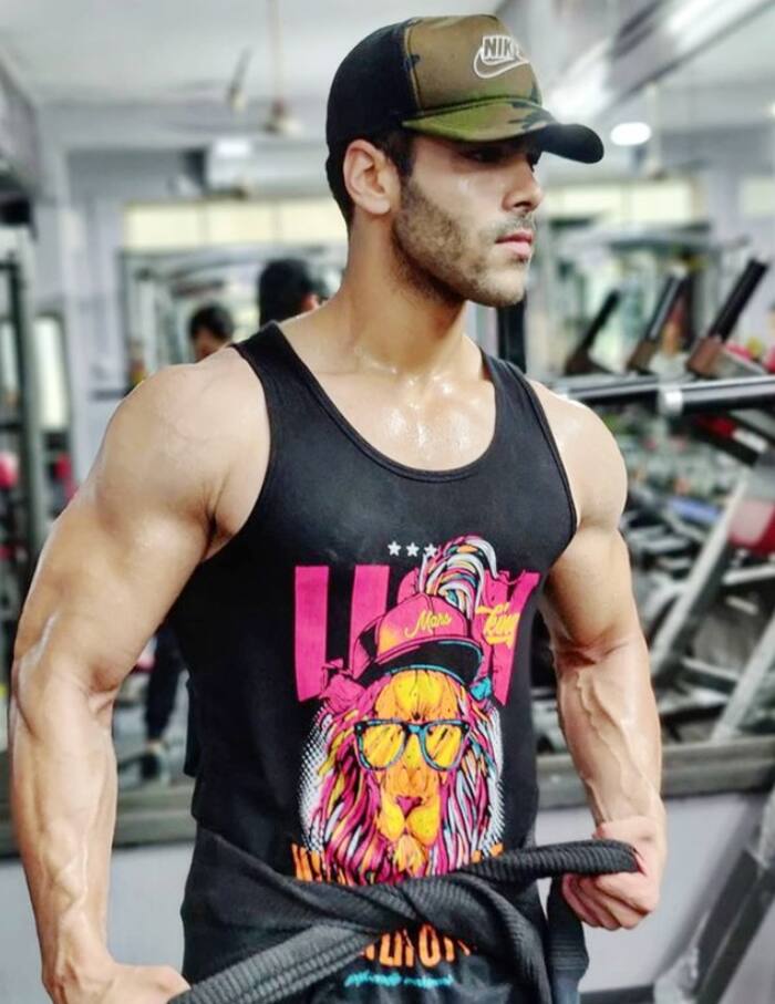 Bigg Boss 15 Hottest Contestant Simba Nagpal Finally Making Some Valid ...