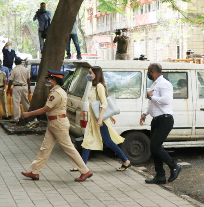 SSR Death Case Live Updates: Shraddha Kapoor Reaches NCB office in Mumbai