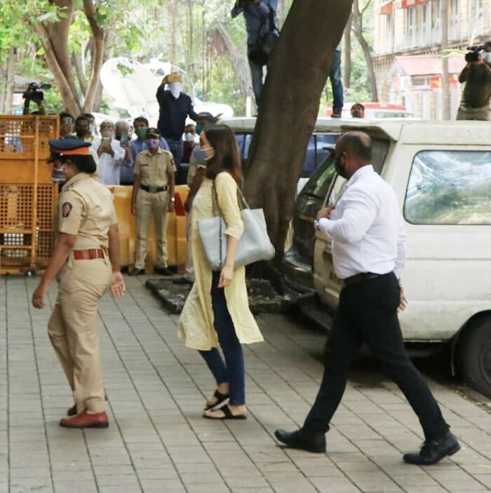 SSR Death Case Live Updates: Shraddha Kapoor Reaches NCB office in Mumbai