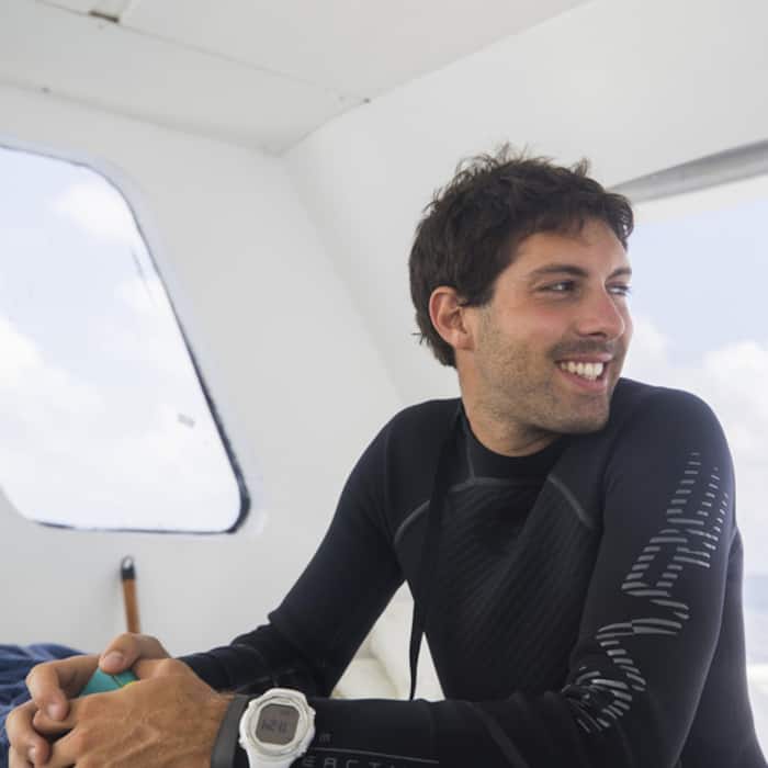 Know 8 Member Crew Who Are Going With Indian Actor Dev Joshi on SpaceX ...