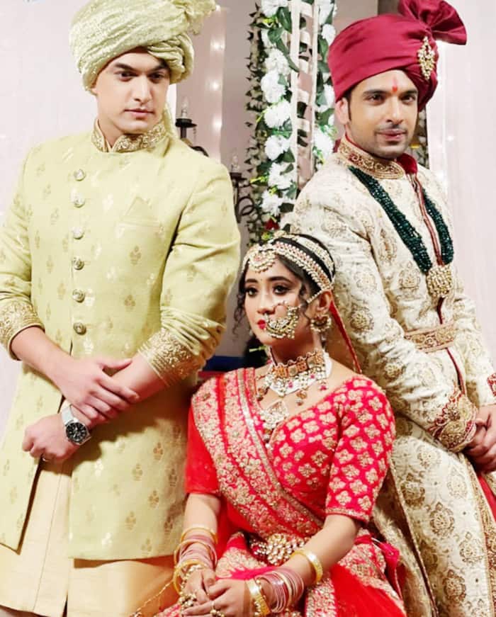 Yeh Rishta Kya Kehlata Hai: Sirat Dresses Like A Royal Bride, Kartik ...