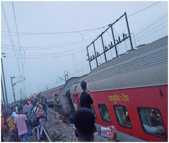 Jharkhand Train Accident: 2 Killed, 20 Injured As Howrah-Mumbai Mail ...
