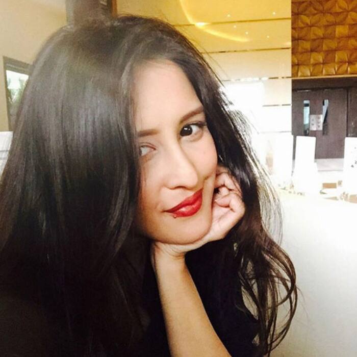 PHOTOS: Bade Achhe Lagte Hain actress Chahat Khanna receives surprise ...