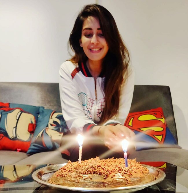 Chahatt Khanna Oozes Oomph in these set of pictures