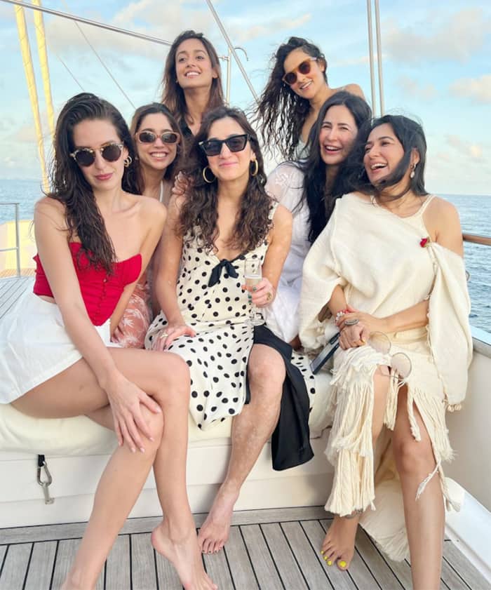Katrina Kaif Flaunts no Makeup Look in Fresh Pictures From Maldives And ...