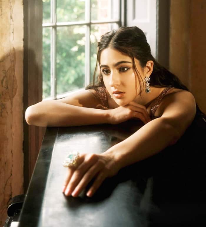 Sara Ali Khan Mesmerises in Bridal Photoshoot, Channelises Her Inner ...