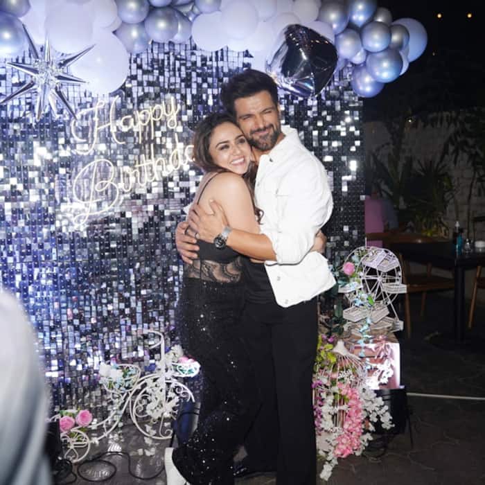 Amruta Khanvilkar's Birthday Party: Ankita Lokhande, Rithvik Dhanjani, Sharad Kelkar And Others ...