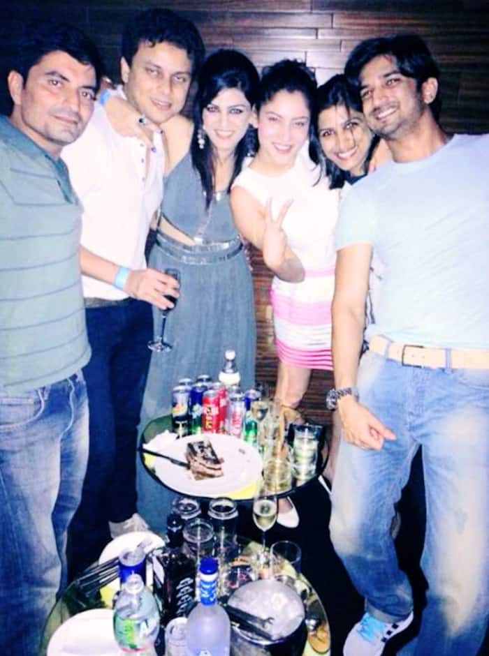 Sushant Singh Rajput's Unseen Family Album Reveals How He Shared Some ...