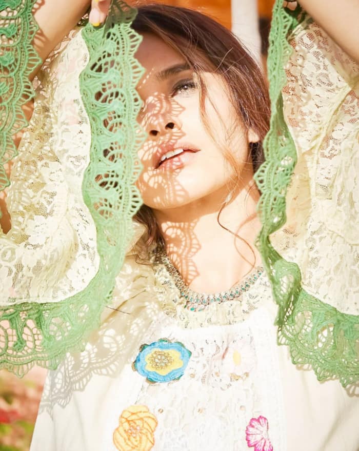 Chetna Pande’s Over-so-Gorgeous Pictures Flaunting Perfect Curves Are ...