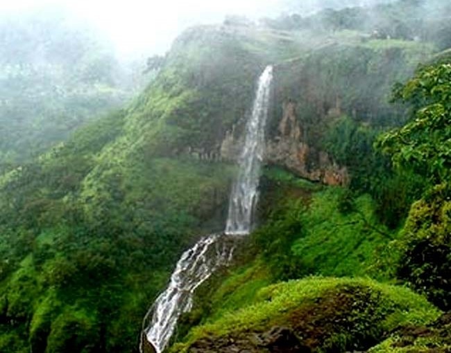 Chinaman’s Waterfall at Mahabaleshwar in Maharashtra