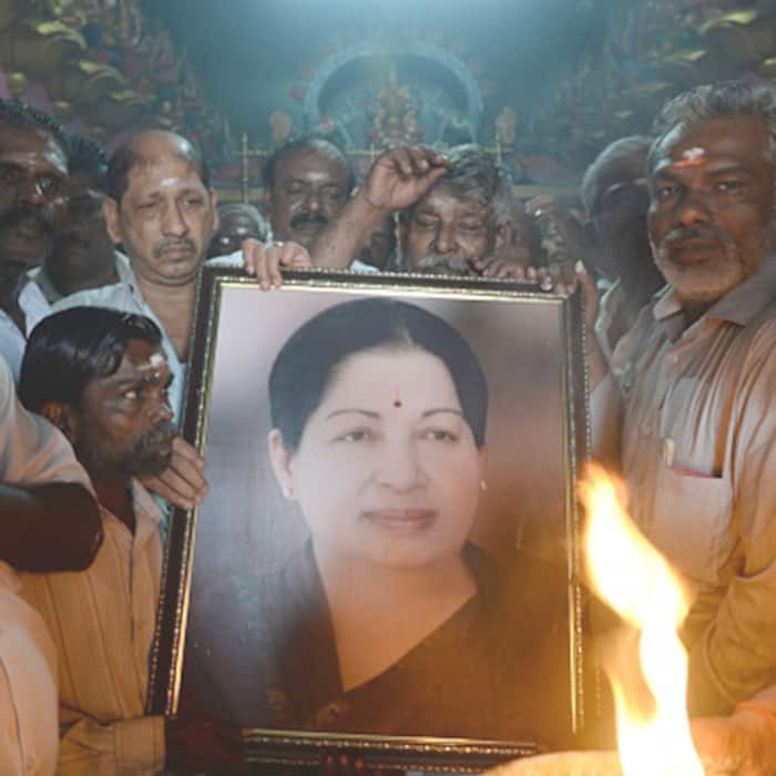 People creating ruckus outside Apollo hospital in Chennai