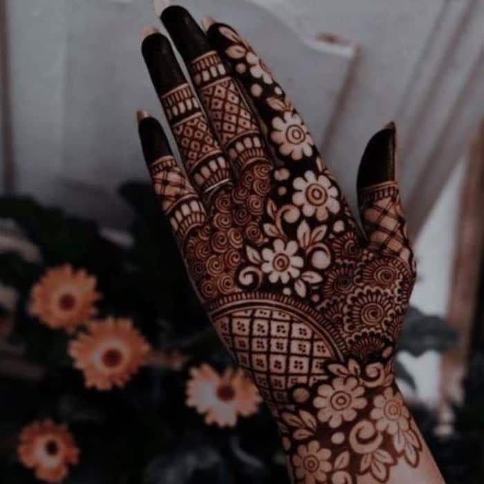 Diwali 2025: 7 Fancy Mehndi Designs to Try for Festive-Ready Hands