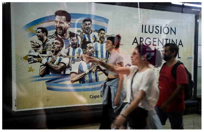Students graduating from the General Las Heras elementary school, where ...