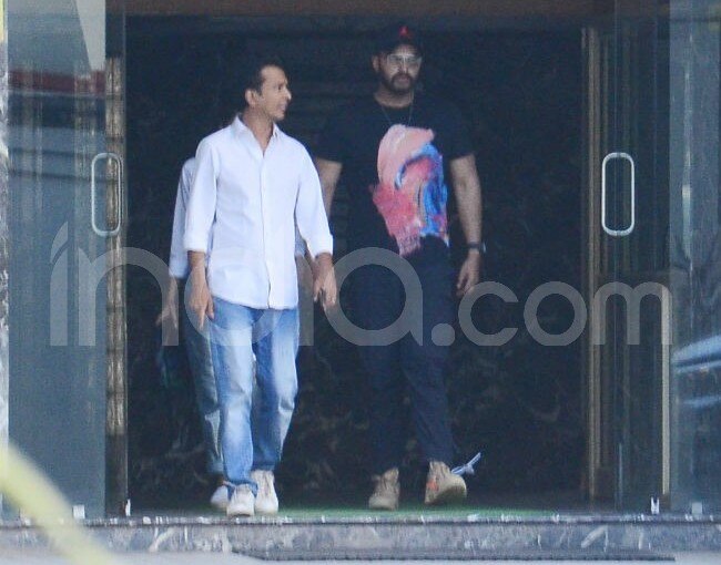 Couple visited designer Vikram Phadnis' house