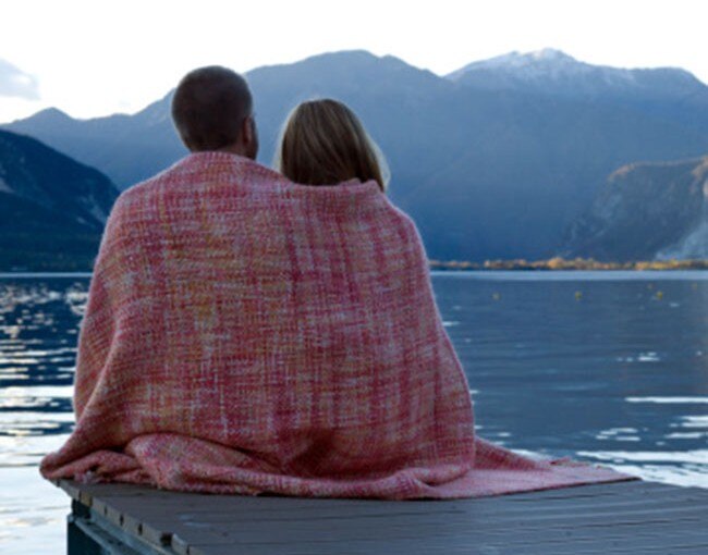 8 little things couple should do every day to keep romance alive