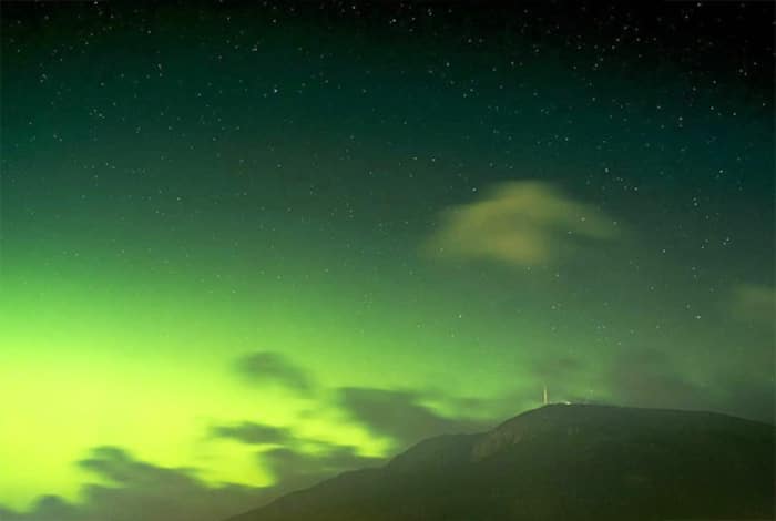 Difference between Aurora Australis and Borealis