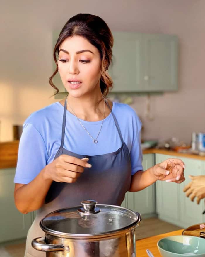 Debina Bonnerjee Remembers Her Pre-Lockdown Days, Shares Throwback ...