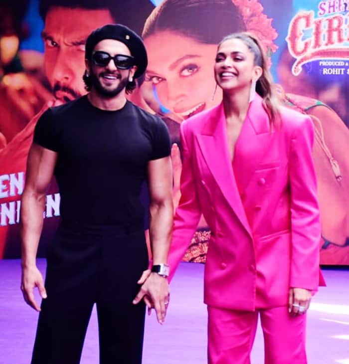 Deepika Padukone's Hot Pink Pantsuit For Cirkus Song Makes You go ...