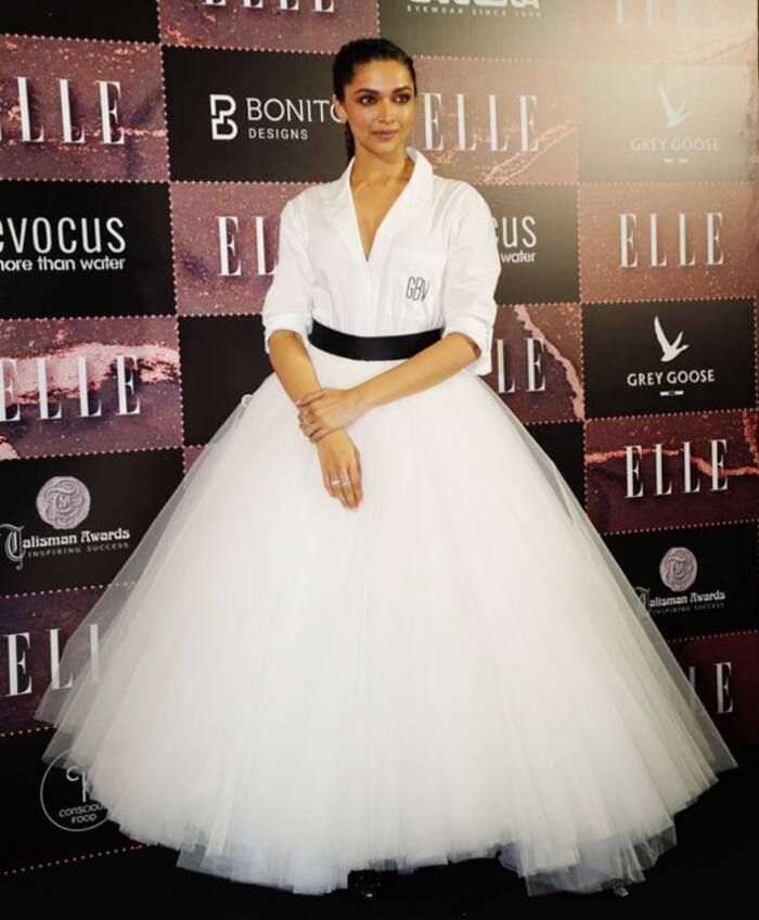 Deepika Padukone is an Ethereal Beauty in White Dress at Awards Night ...