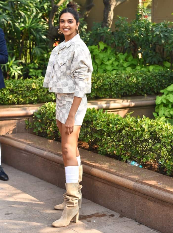 Deepika Padukone Flashes Her Million-Dollar Smile as She Promotes ...