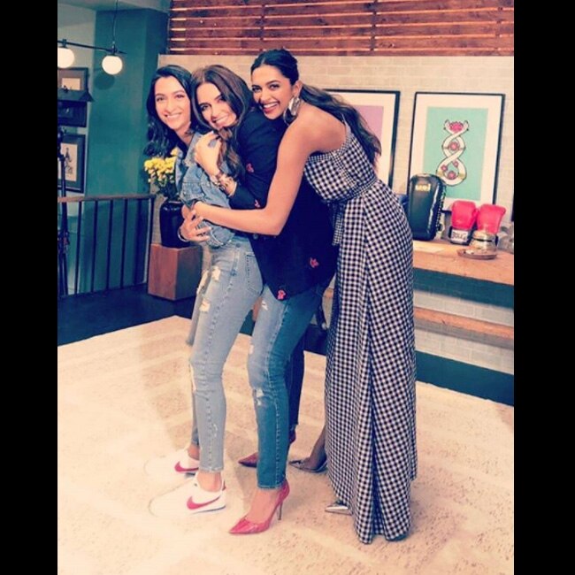 Parineeti Chopra shares a picture with Sania Mirza