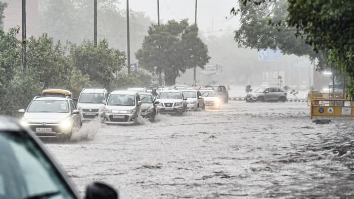 Arrival of Monsoon in Delhi Causes Traffic Snarls, Waterlogged Roads
