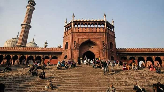 Delhi’s Jama Masjid Bans Entry Of Solitary, Groups Of Girls