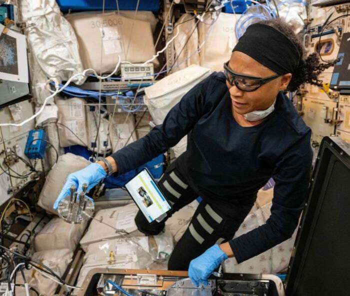 7 stunning images of space experiments shared by NASA