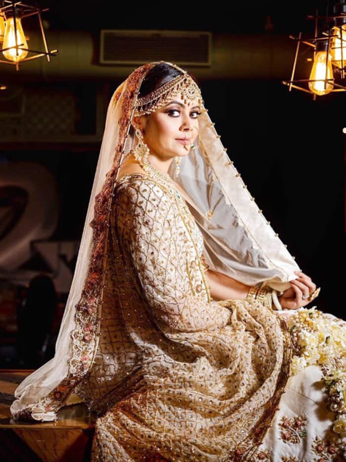 Devoleena Bhattacharjee looks ethereal in a white lehenga