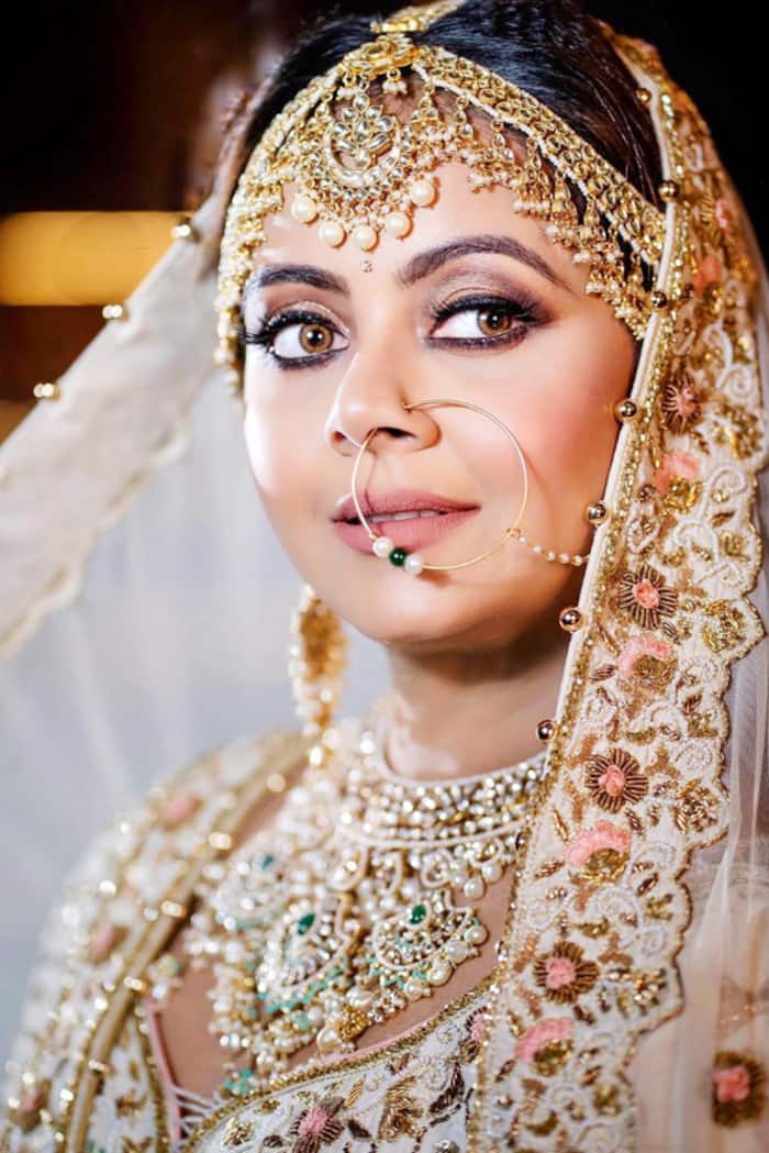 Devoleena Bhattacharjee looks ethereal in a white lehenga