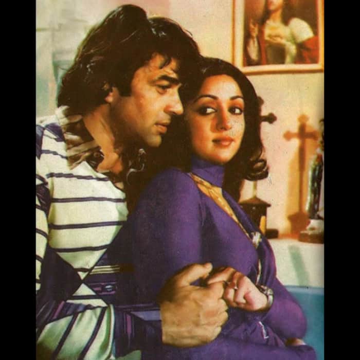 Hema Malini and Dharmendra with daughter Ahana and Esha Deol