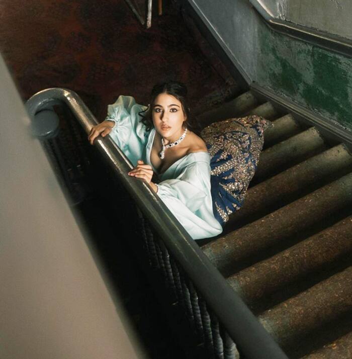 Sara Ali Khan Mesmerises in Bridal Photoshoot, Channelises Her Inner ...