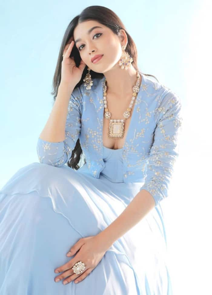 Digangana Suryavanshi looks absolutely glamorous after Bigg Boss