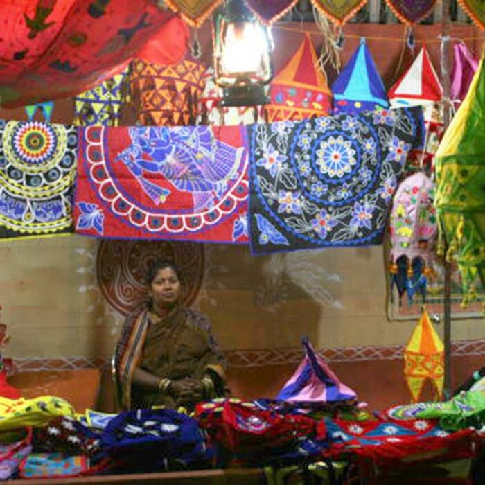 Check out 6 street shopping markets in Delhi where you can show your ...