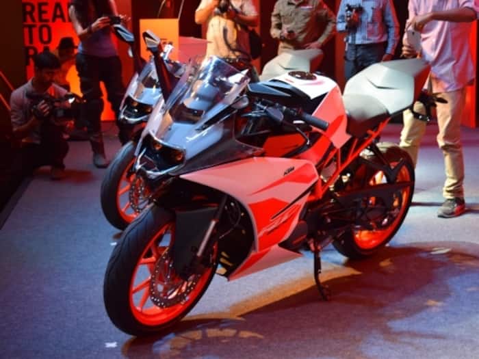 2017 KTM RC 390 and 2017 KTM RC 200 Photo Gallery