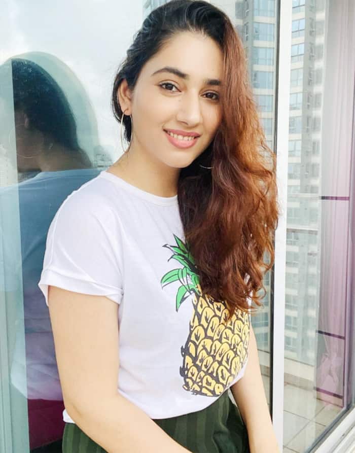 Bigg Boss 15: From Rhea Chakraborty To Disha Vakani And Divyanka Tripathi, These 12 Celebs Are ...