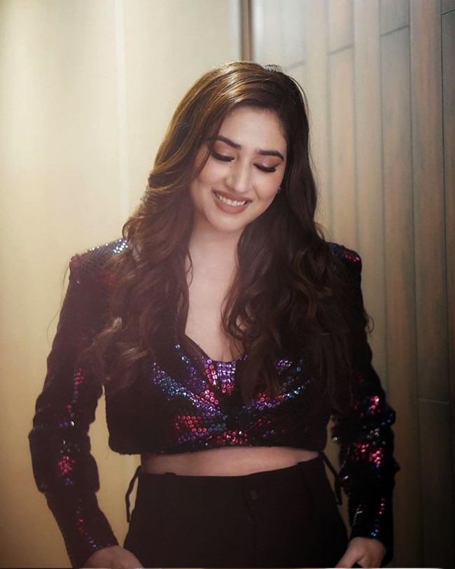 Disha Parmar slays in the indoor photoshoot
