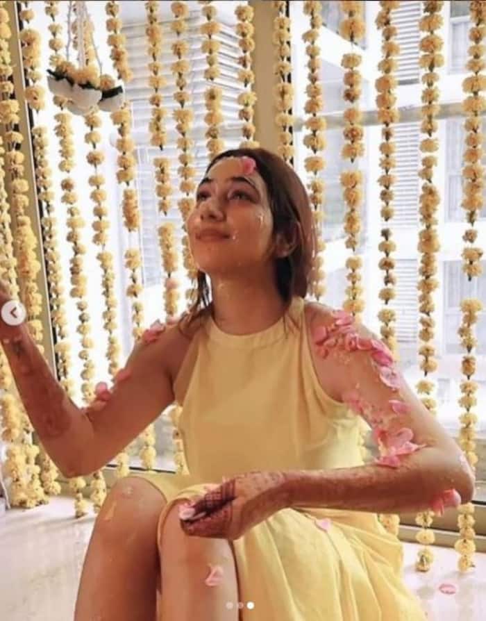 Disha Parmar’s Haldi Ceremony Photos: Inside Bride-to-be’s dreamy pre ...
