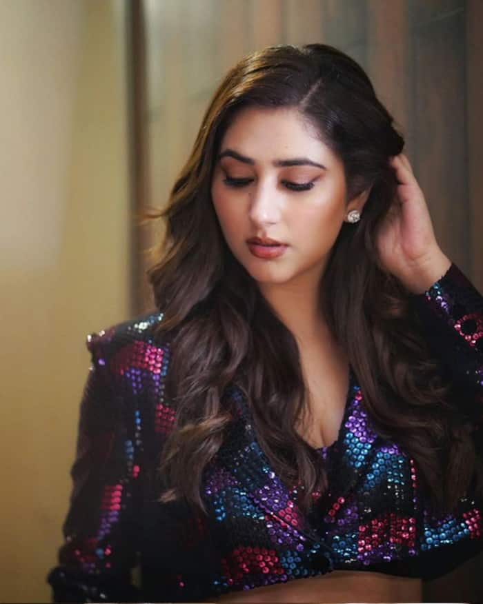 Disha Parmar slays in the indoor photoshoot