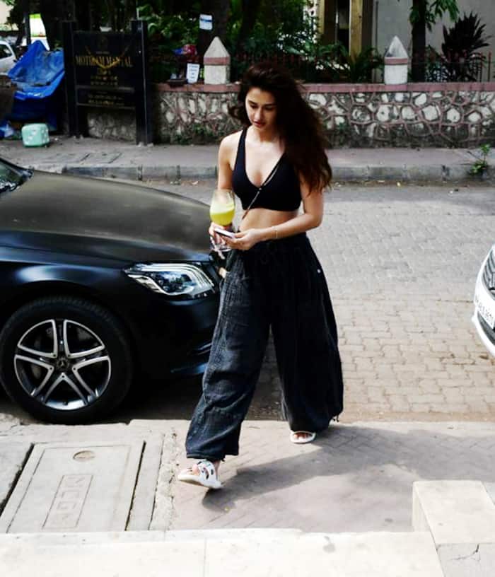 Disha Patani Sexy Summer Photos