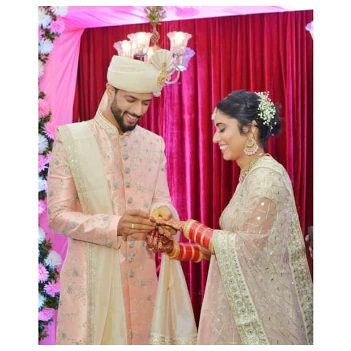 Meet Shivam Dube's gorgeous wife, she follows Islam, her name is ...