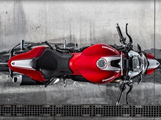 Ducati Monster 1200 R Photo Gallery img15