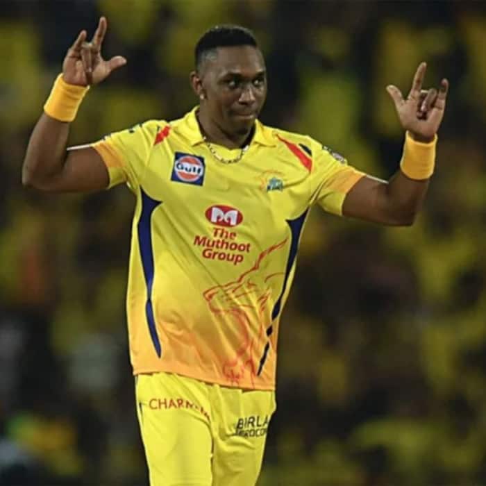 Shah Rukh Khan makes big move, makes Dhoni's teammate new coach of ...