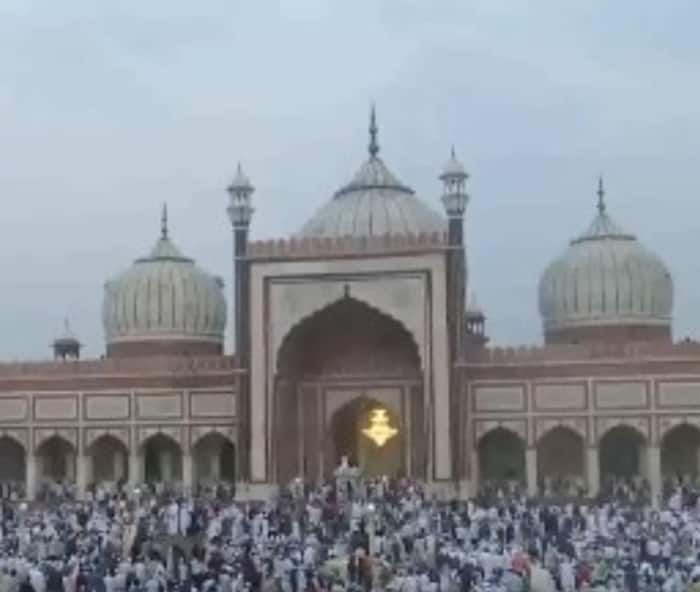 Eid al-Fitr celebrations Across India – in pictures