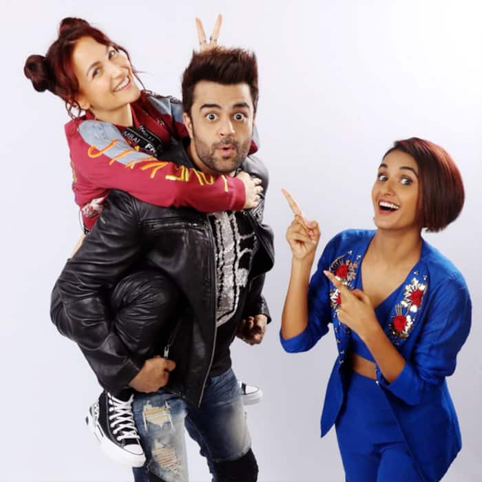 Elli Avram's Eyes Are on Manish Paul