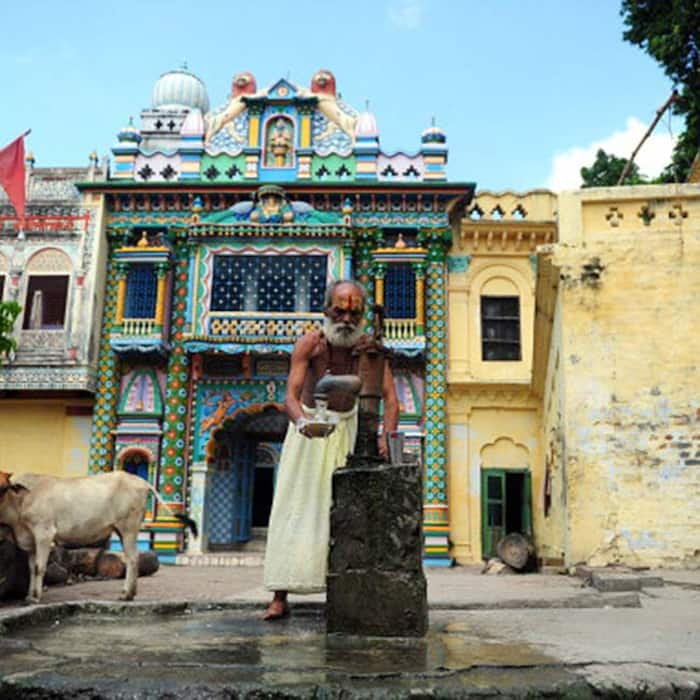 Enjoy the religious aura of Temples in Ayodhya