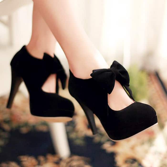 7 amazing tricks to wear heels all day long without any pain!